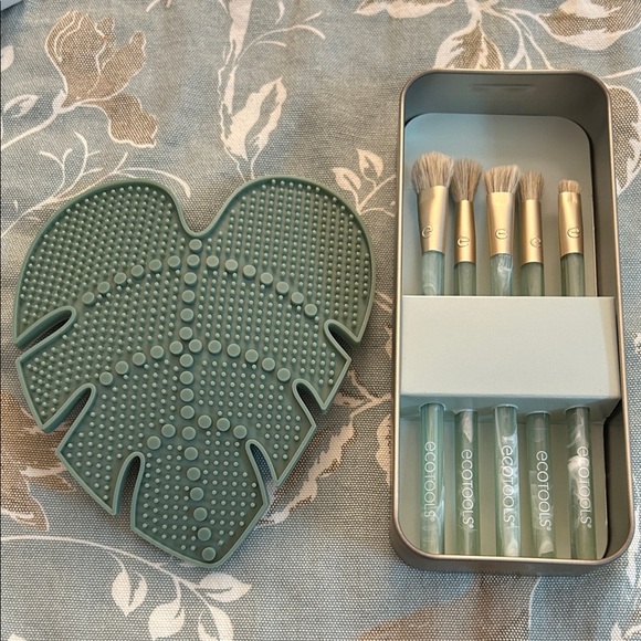 ecotools | Makeup | Ecotools Green Brush Set With Leaf Cleaning Mat ...